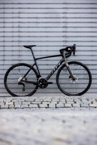 SCOTT ADDICT RC 40 A V HLAVNÍ ROLI NOVÁ SADA SHIMANO 105 - Velosport ...